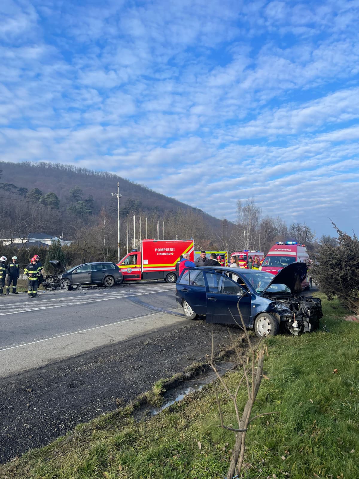 Accident la Crainimăt! 5 persoane implicate, dintre care 2 copii ...